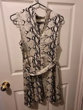 PrettyLittleThing | Dresses | Prettylittlething Black And White Snake ...